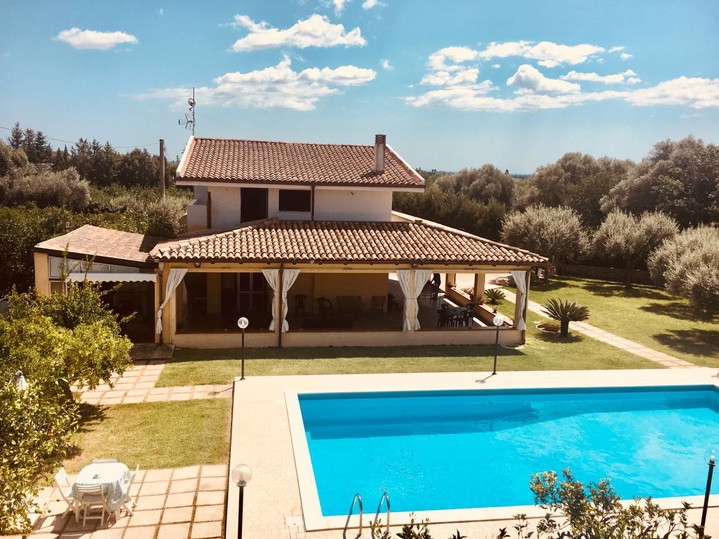 200 M² Villa ∙ 3 Bedrooms ∙ 6 Guests - Floridia