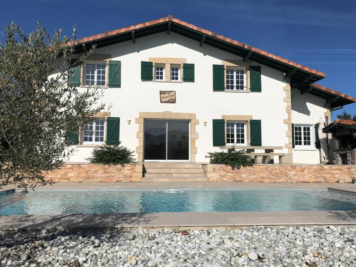 220 M² Gîte ∙ 5 Chambres ∙ 11 Personnes - Bidarray