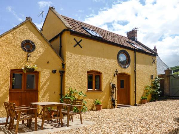 Cottage ∙ 2 Bedrooms ∙ 4 Guests - Weston-super-Mare