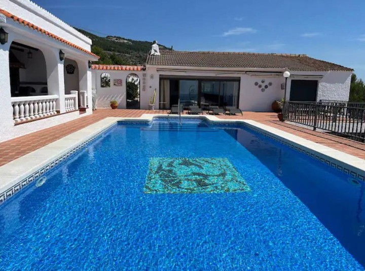 200 M² Maison De Campagne ∙ 4 Chambres ∙ 8 Personnes - Alcossebre