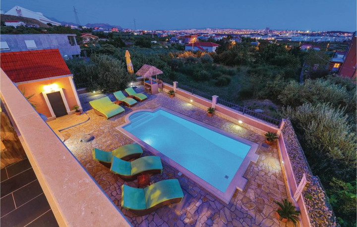 244 M² Maison De Vacances ∙ 6 Chambres ∙ 15 Personnes - Split