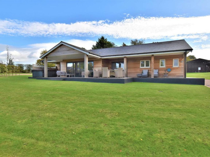 Lodge ∙ 4 Bedrooms ∙ 8 Guests - Oswestry