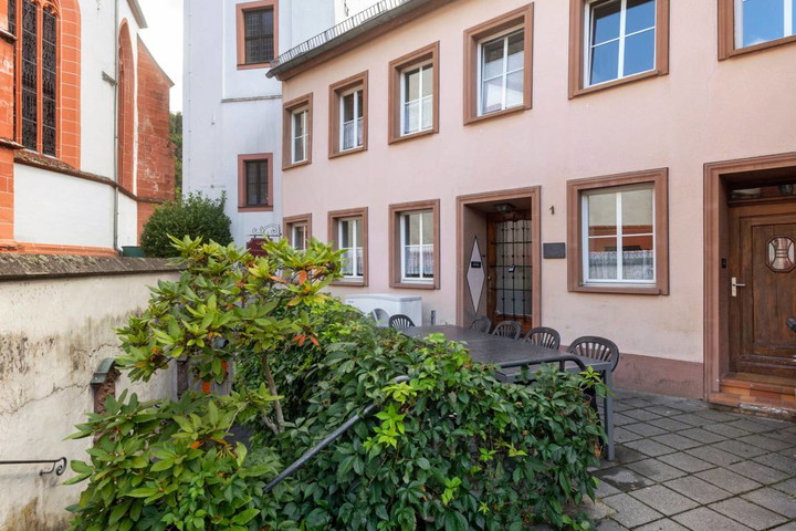 220 M² House ∙ 10 Bedrooms ∙ 22 Guests - Vianden