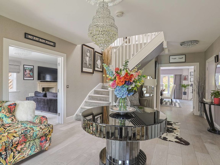 307 M² House ∙ 6 Bedrooms ∙ 12 Guests - Bracknell
