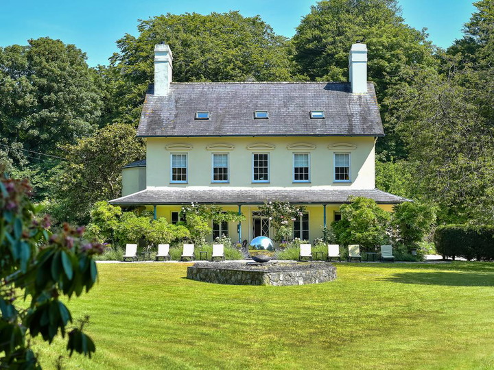 Cottage ∙ 10 Bedrooms ∙ 20 Guests - Abersoch
