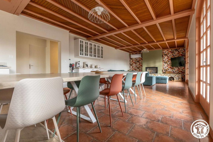 240 M² Gîte ∙ 6 Chambres ∙ 14 Personnes - Puy-de-Dôme