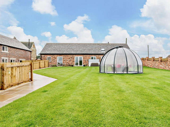 Cottage ∙ 2 Bedrooms ∙ 4 Guests - Wakefield
