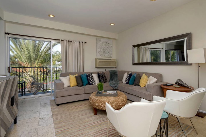 74 M² Condo ∙ 1 Bedroom ∙ 3 Guests - San Marcos, CA