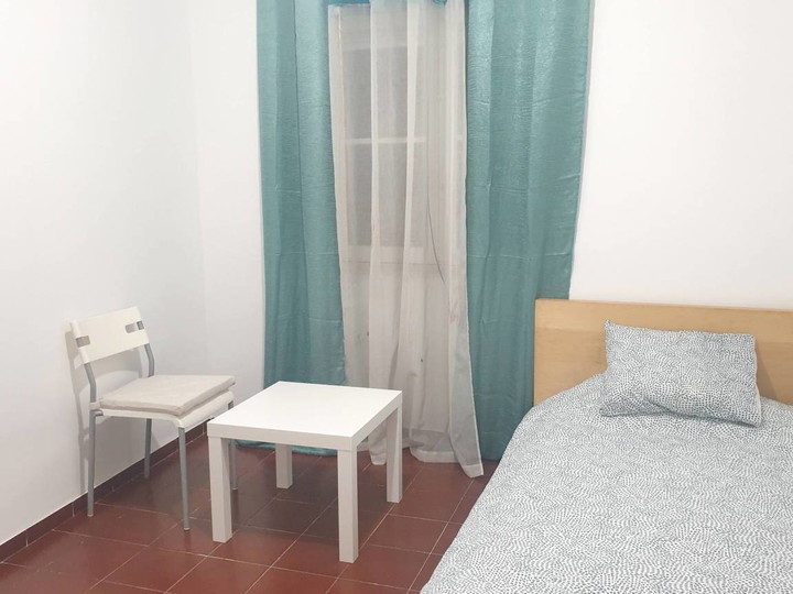 180 M² Quarto Particular ∙ 1 Quarto ∙ 1 Hóspede - Almada