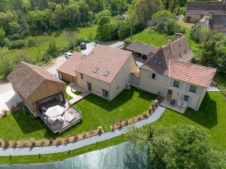 340 M² Gîte ∙ 7 Chambres ∙ 14 Personnes - Périgord