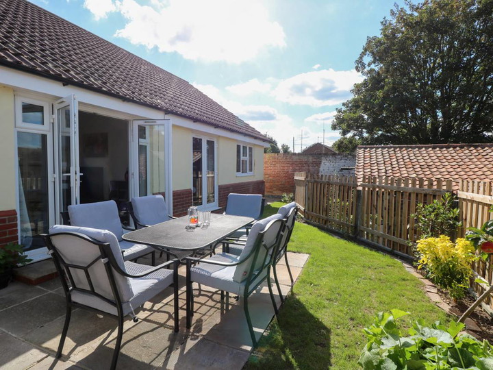 Cottage ∙ 3 Bedrooms ∙ 6 Guests - Beccles