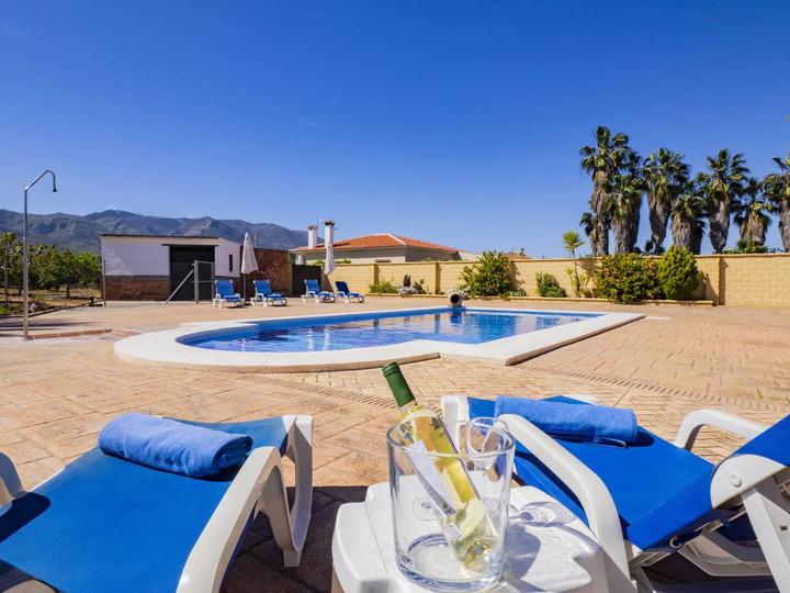 80 M² Casa Rural ∙ 2 Habitaciones ∙ 6 Huéspedes - Alhaurín de la Torre