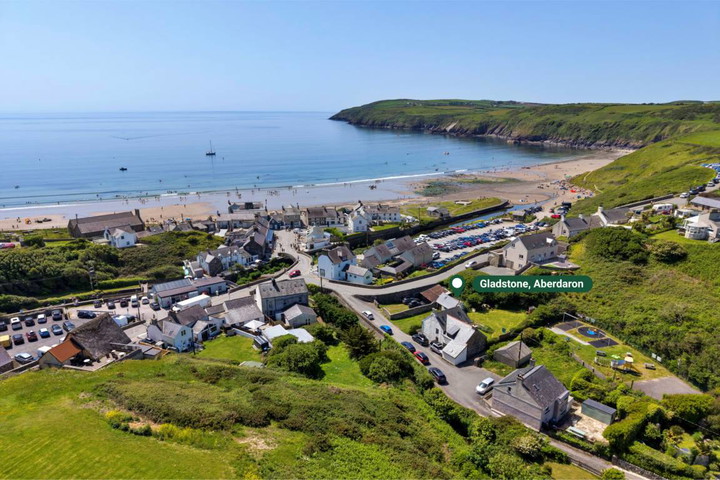 210 M² Cottage ∙ 5 Bedrooms ∙ 12 Guests - Aberdaron