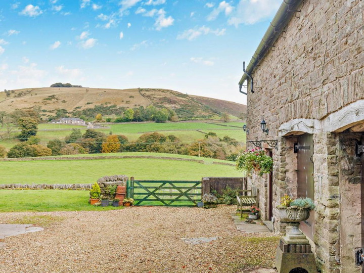 Cottage ∙ 2 Bedrooms ∙ 4 Guests - Macclesfield, UK