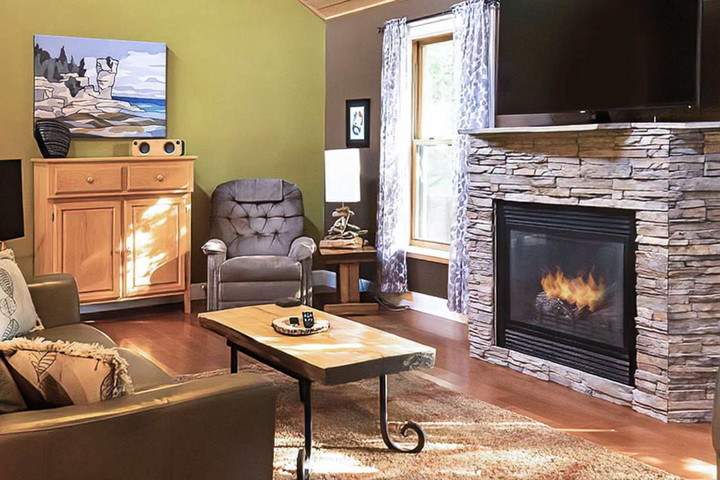 Apartment ∙ 2 Bedrooms ∙ 4 Guests - Ontario