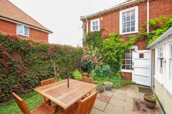 Cottage ∙ 3 Bedrooms ∙ 5 Guests - Aldeburgh