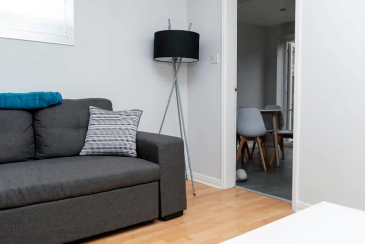100 M² House ∙ 3 Bedrooms ∙ 6 Guests - Solihull
