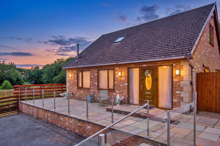126 M² House ∙ 3 Bedrooms ∙ 6 Guests - Port Talbot