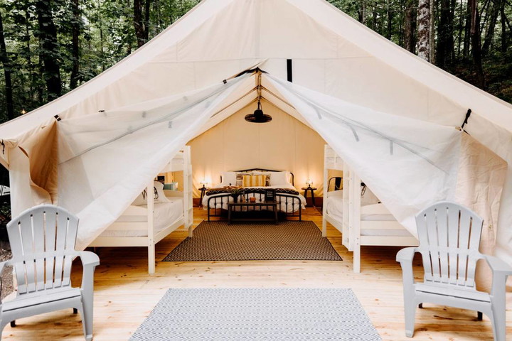 Camping ∙ 1 Habitación ∙ 8 Huéspedes - Helen, GA