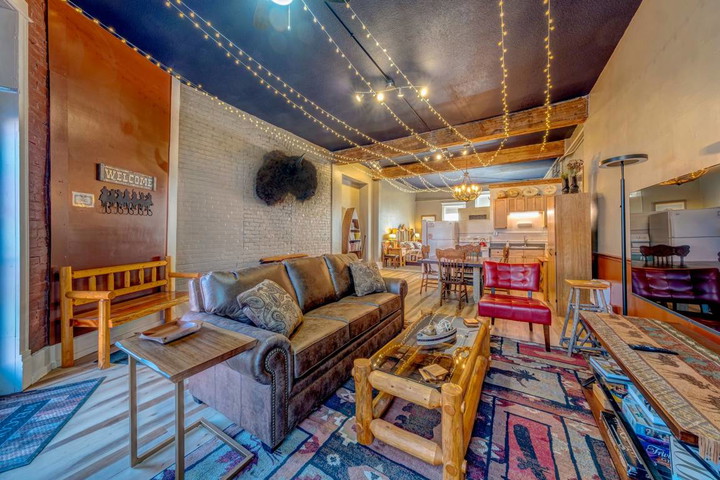 Apartment ∙ 3 Bedrooms ∙ 11 Guests - Sheridan, WY