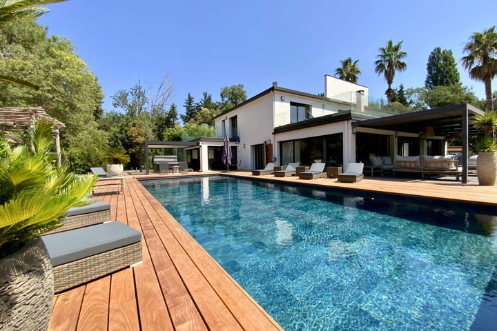400 M² Villa ∙ 4 Chambres ∙ 8 Personnes - Le Crès