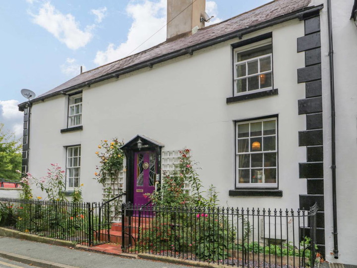 Cottage ∙ 5 Bedrooms ∙ 10 Guests - Llangollen