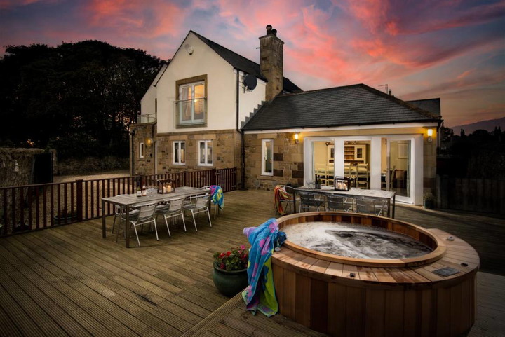 Cottage ∙ 5 Bedrooms ∙ 10 Guests - Seahouses