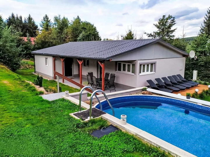 97 M² Talo ∙ 3 Makuuhuonetta ∙ 7 Vierasta - Olbernhau