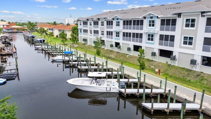137 M² Condo ∙ 2 Bedrooms ∙ 4 Guests - Cape Coral, FL