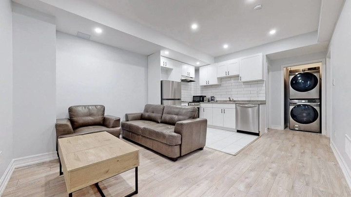 60 M² Apartment ∙ 2 Bedrooms ∙ 4 Guests - Ajax
