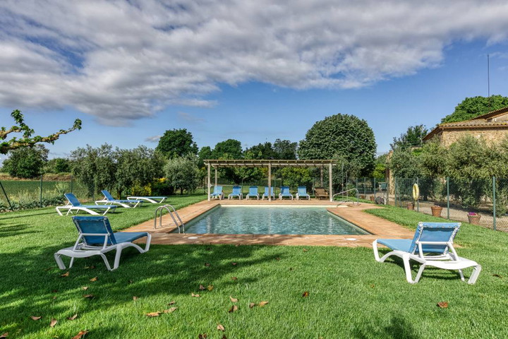 72 M² House ∙ 3 Bedrooms ∙ 6 Guests - Peratallada