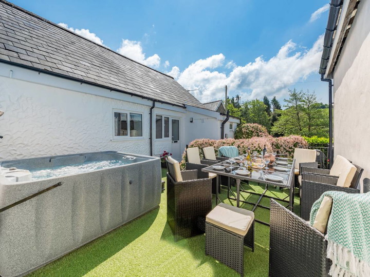 Cottage ∙ 3 Bedrooms ∙ 9 Guests - Llandeilo