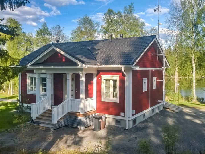 100 M² Talo ∙ 3 Makuuhuonetta ∙ 6 Vierasta - Ristiina