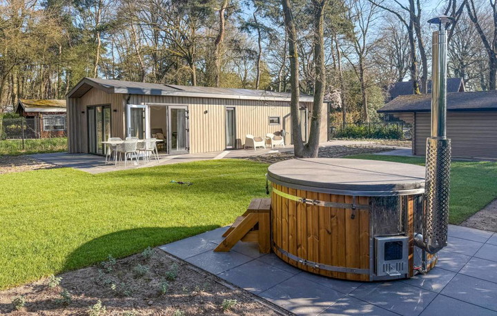 70 M² House ∙ 2 Bedrooms ∙ 4 Guests - Weert