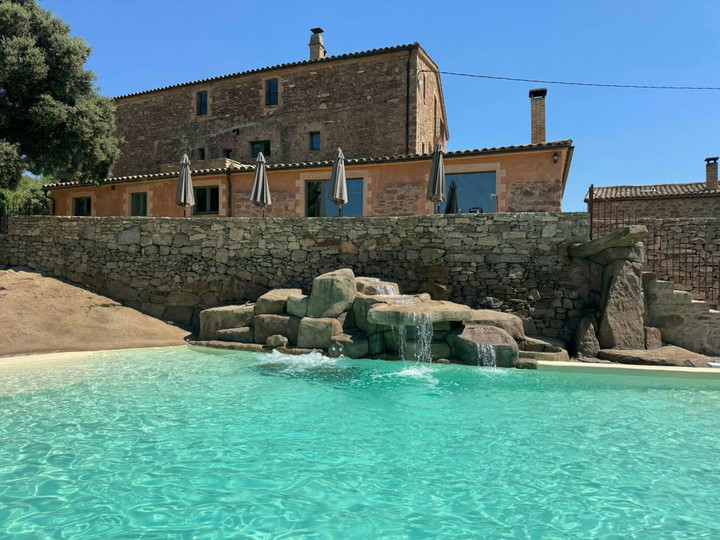 500 M² House ∙ 8 Bedrooms ∙ 28 Guests - Cardona, Spain