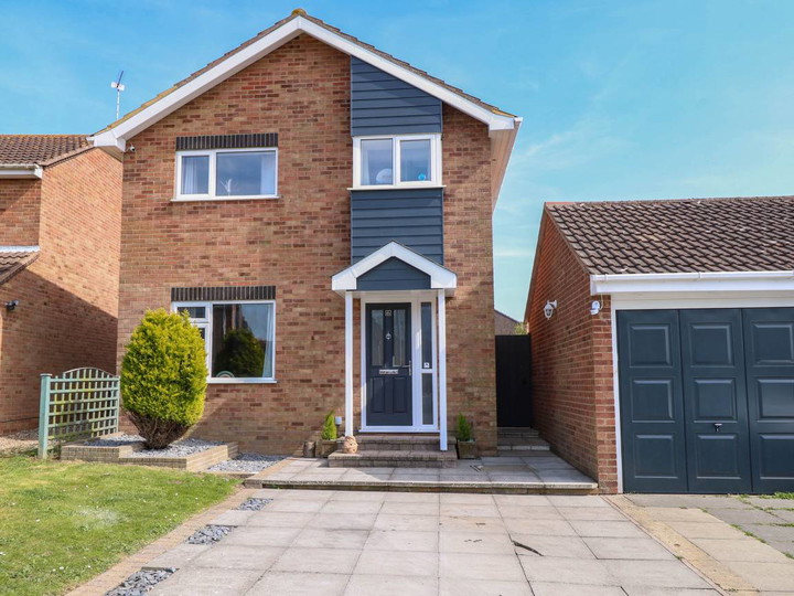 Cottage ∙ 3 Bedrooms ∙ 6 Guests - Winterton-on-Sea