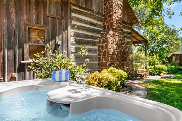 109 M² Cabin ∙ 1 Bedroom ∙ 4 Guests - Fredericksburg, TX
