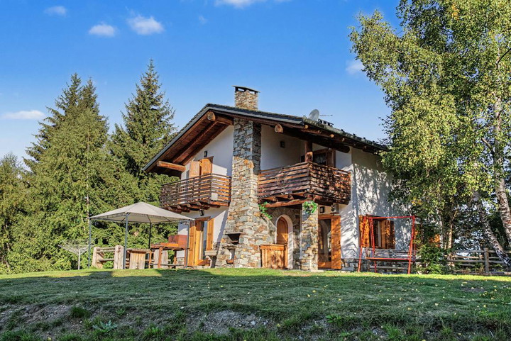 145 M² Huis ∙ 5 Slaapkamers ∙ 16 Gasten - Tirano
