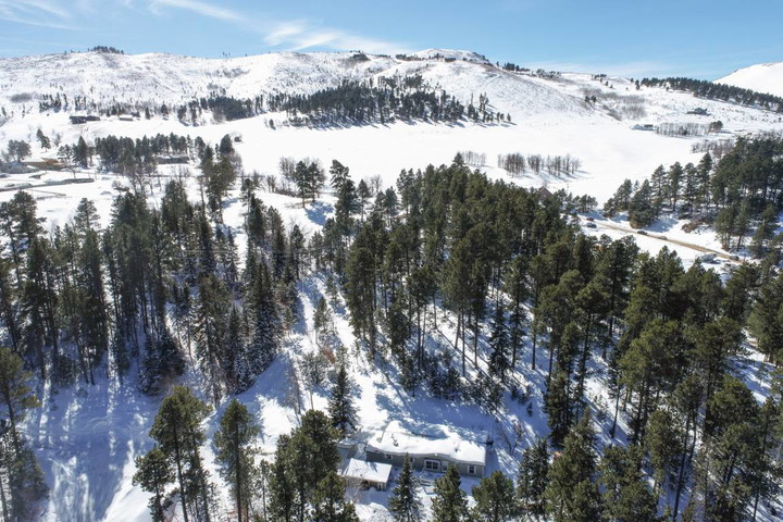 144 M² Cabin ∙ 3 Bedrooms ∙ 12 Guests - Deadwood, SD