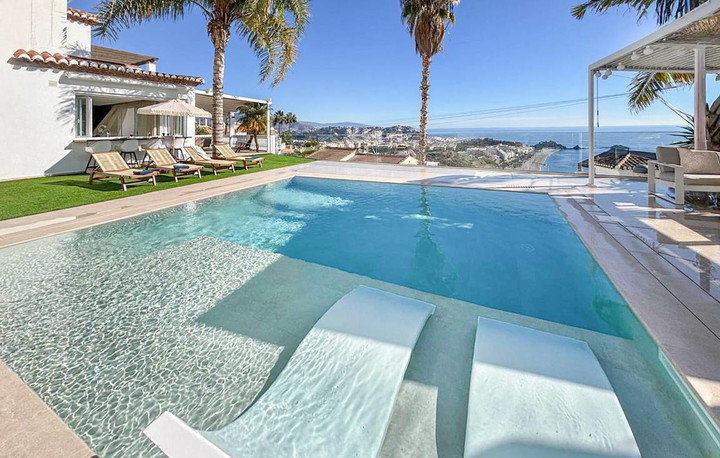 125 M² House ∙ 4 Bedrooms ∙ 8 Guests - Almuñécar