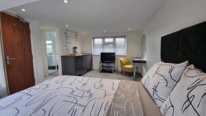 12 M² Private Room ∙ 1 Bedroom ∙ 1 Guest - St Albans