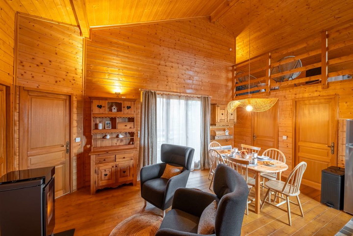 60 M² Chalet ∙ 3 Slaapkamers ∙ 6 Gasten - Jura