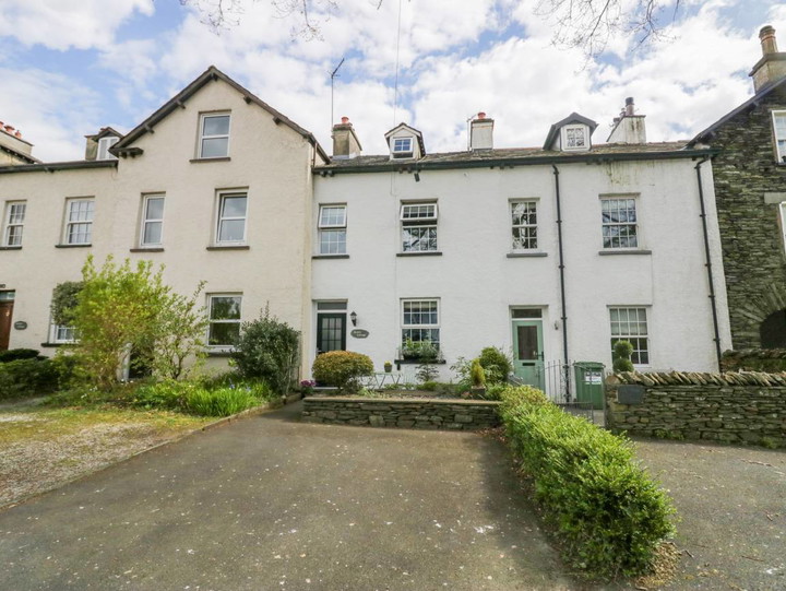 Cottage ∙ 3 Bedrooms ∙ 6 Guests - Bowness-on-Windermere