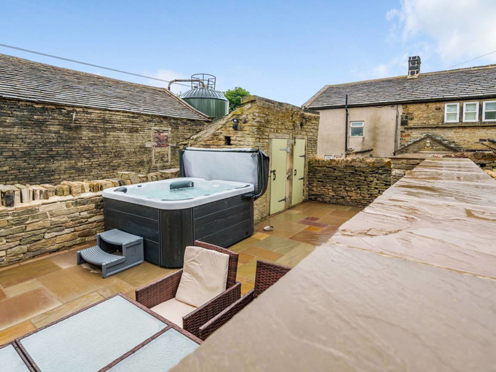 Cottage ∙ 3 Bedrooms ∙ 6 Guests - West Yorkshire