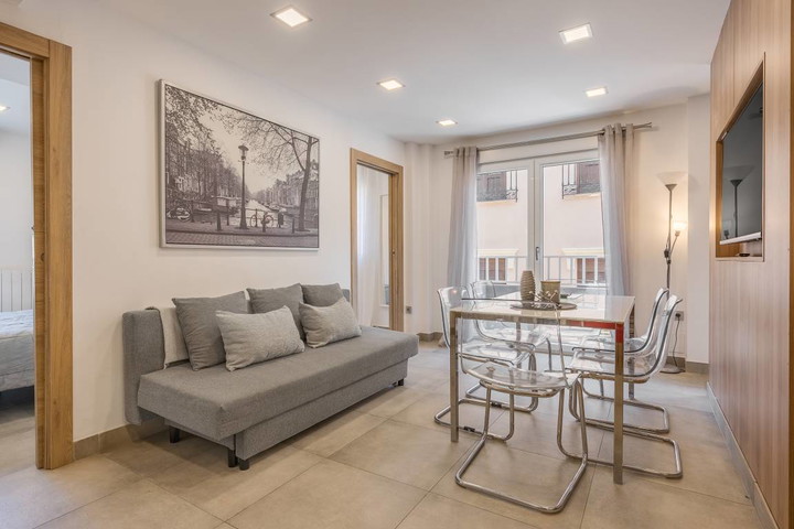 90 M² Apartment ∙ 3 Bedrooms ∙ 8 Guests - Granada