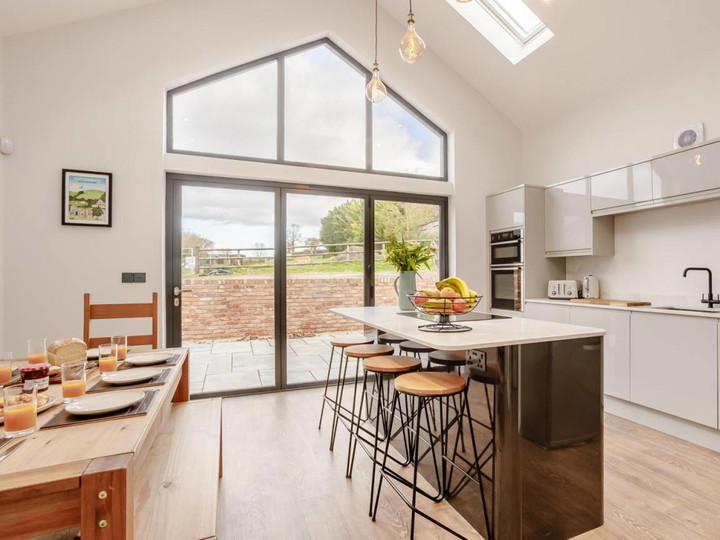 Cottage ∙ 4 Bedrooms ∙ 8 Guests - Northamptonshire