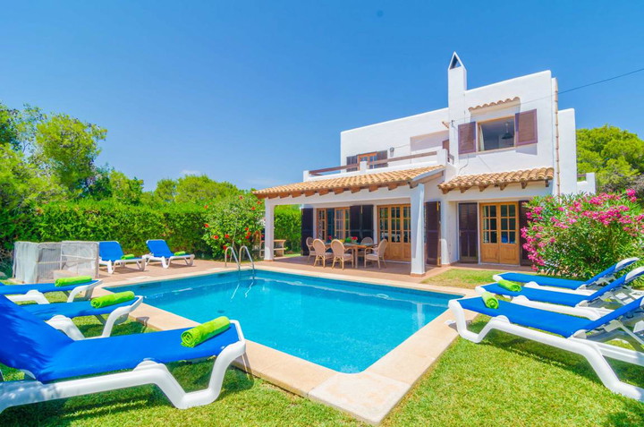 250 M² Villa ∙ 4 Habitaciones ∙ 8 Huéspedes - Cala d'Or