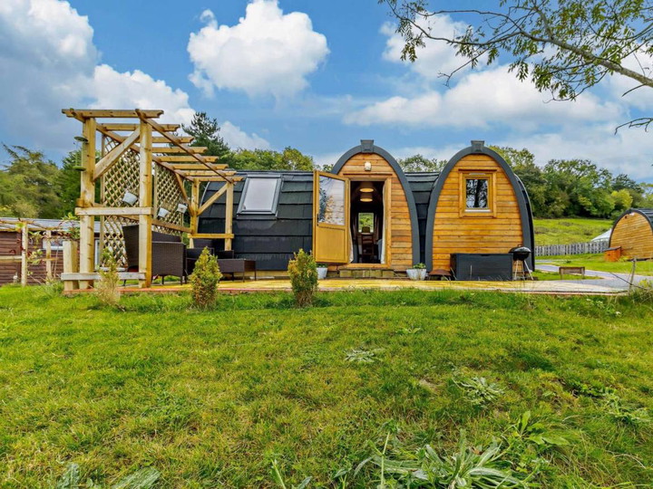Lodge ∙ 2 Bedrooms ∙ 4 Guests - England
