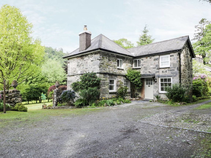 Cottage ∙ 3 Bedrooms ∙ 5 Guests - Betws-y-Coed