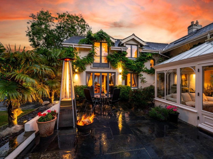 Cottage ∙ 5 Bedrooms ∙ 10 Guests - Fareham